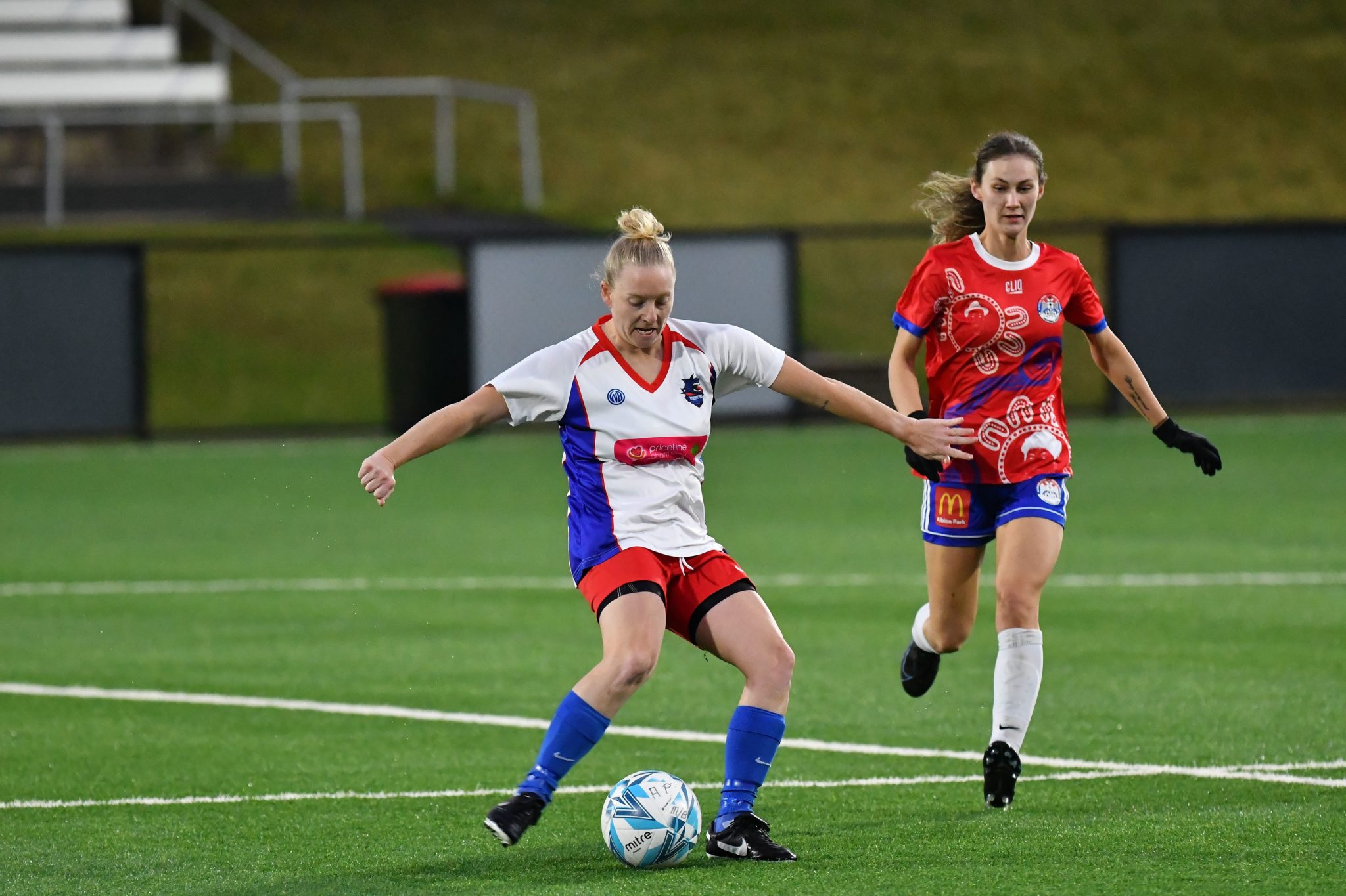 SHARKS AND QUARRIERS END ALL SQUARE - Football South Coast