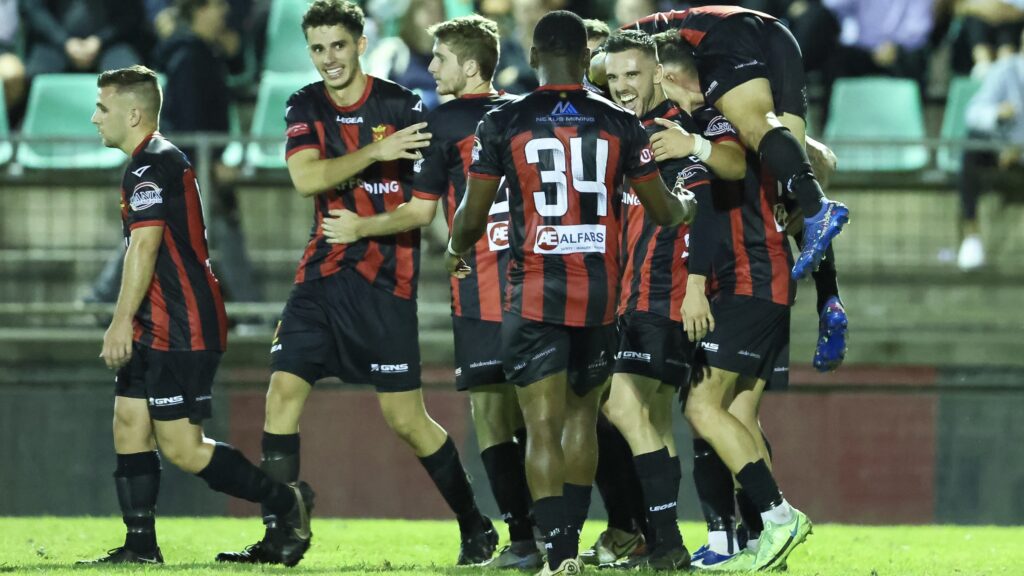CRINGILA TAKE POINTS IN CHAOTIC SEASON OPENER - Football South Coast